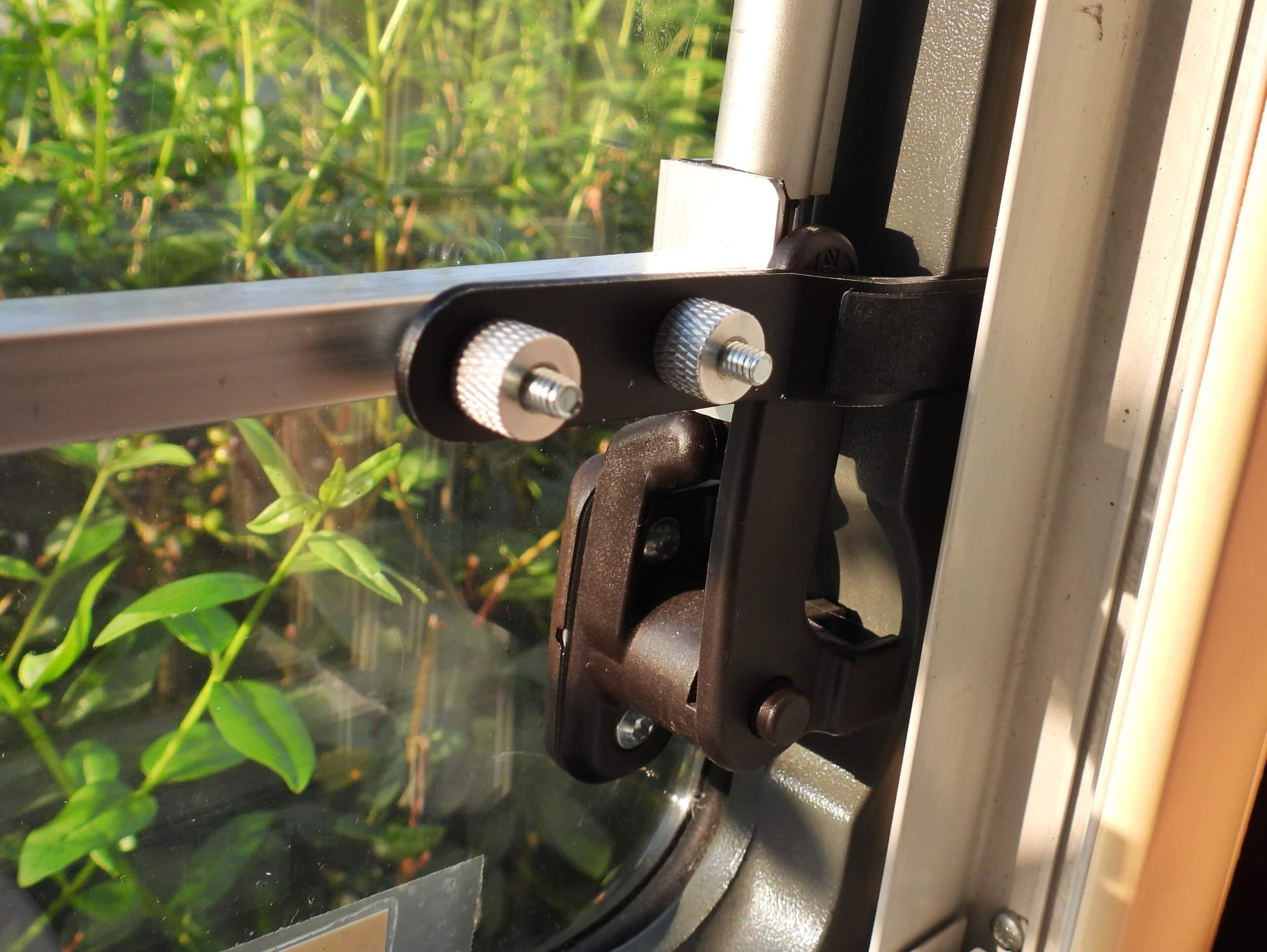 Anti inbraak: Camper Security Bar - Camper NO-MAD